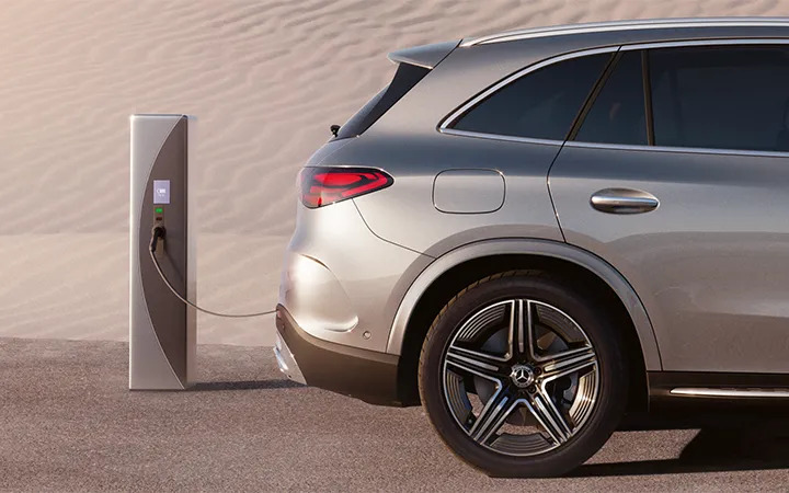 Why Choose a Plug-In Hybrid? | Mercedes-Benz of Naples