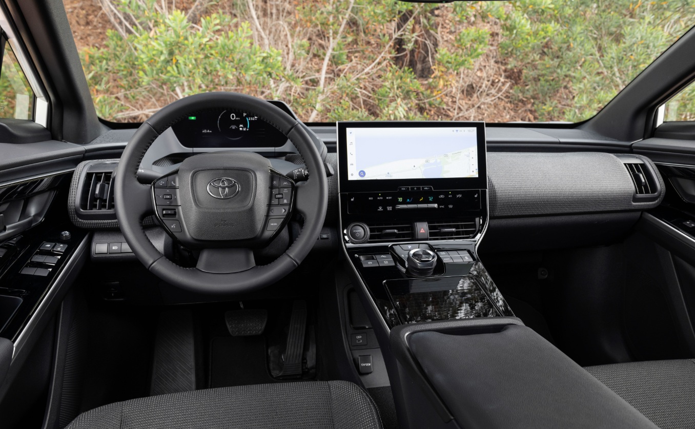Ride Knoxville’s Autumn Highlands in Toyota bZ4X EV | Toyota Knoxville
